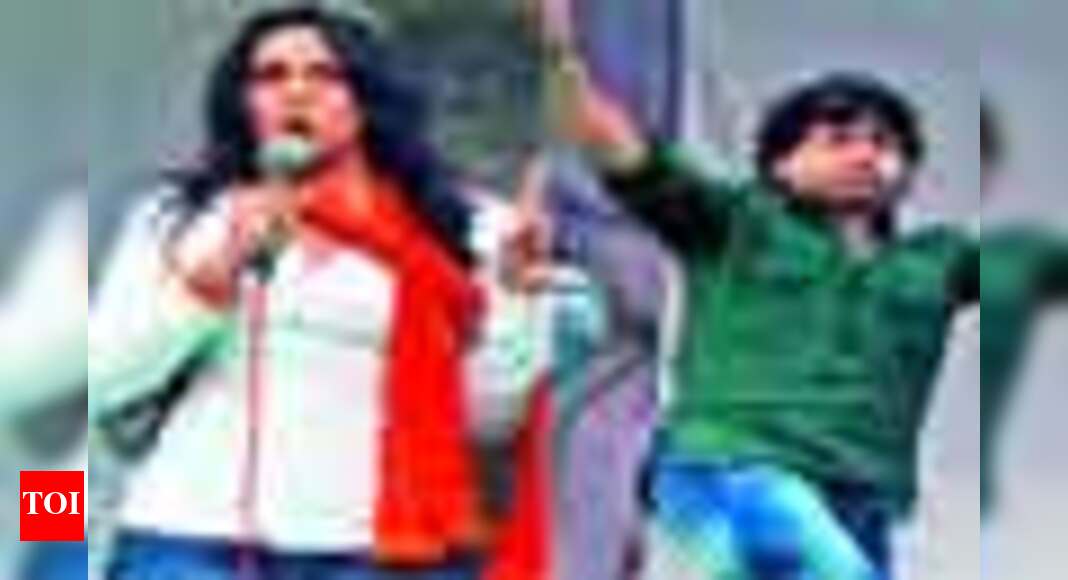 Stars lend their voice to Anna | Hindi Movie News - Times of India