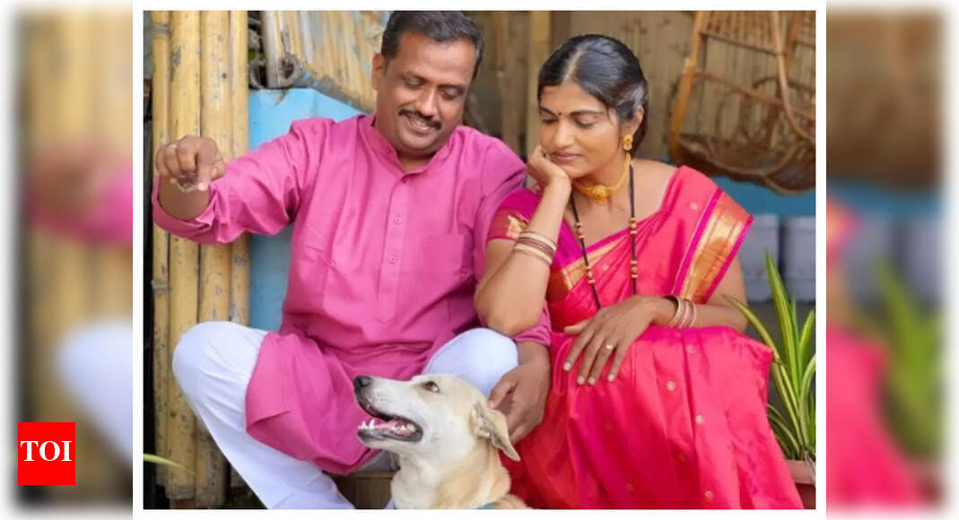 Rinku Rajguru wishes her parents on their wedding anniversary with an ...