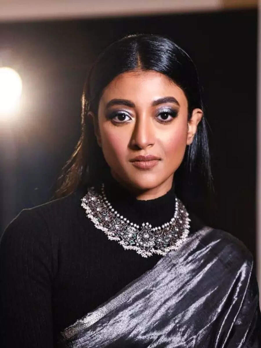 Paoli Dam's flawless beauty in designer saree | Times of India