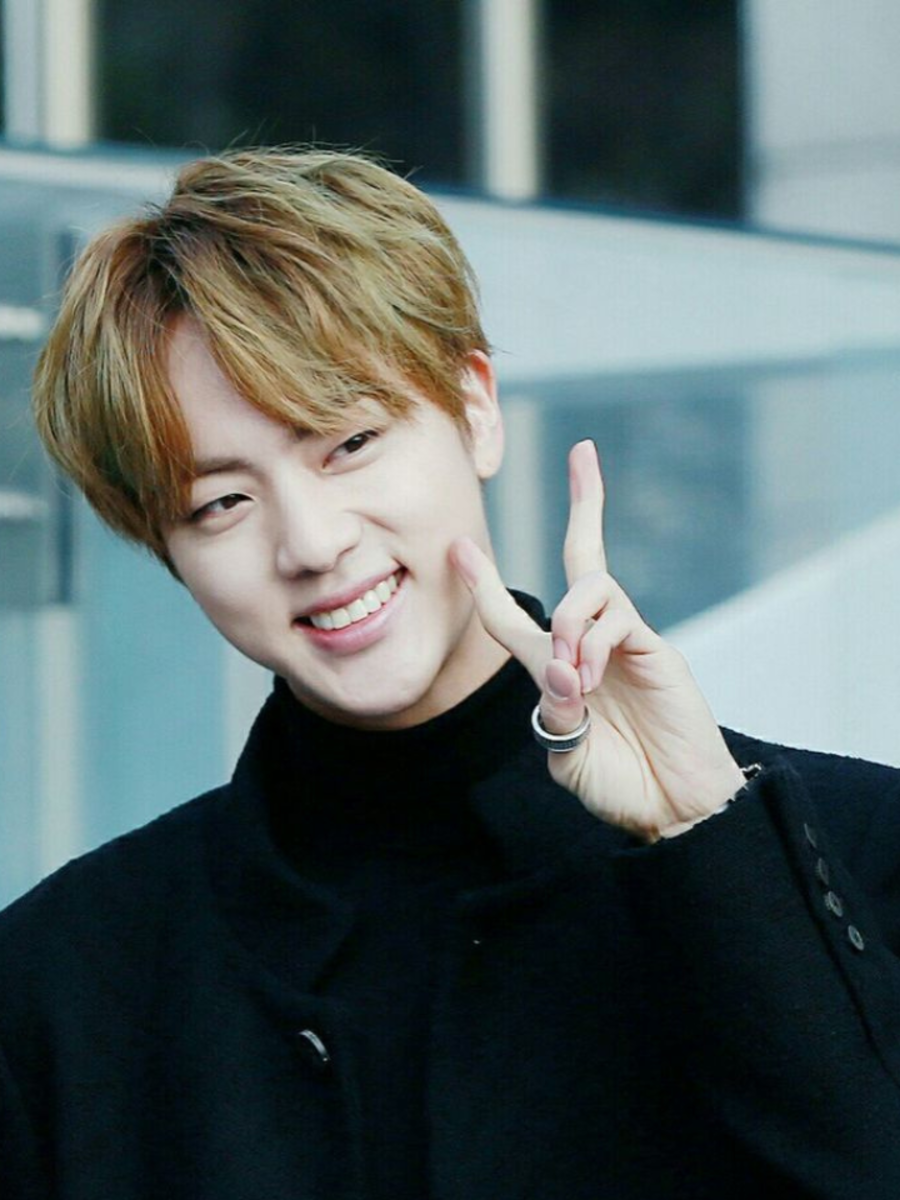 BTS star Jin's worldwide handsome smile to brighten your day| Zoom TV