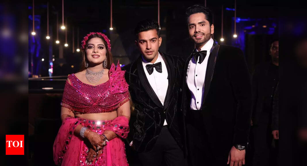 B Praak, Jass Manak, Raftaar spotted at Kajol Goyal's wedding - Times ...