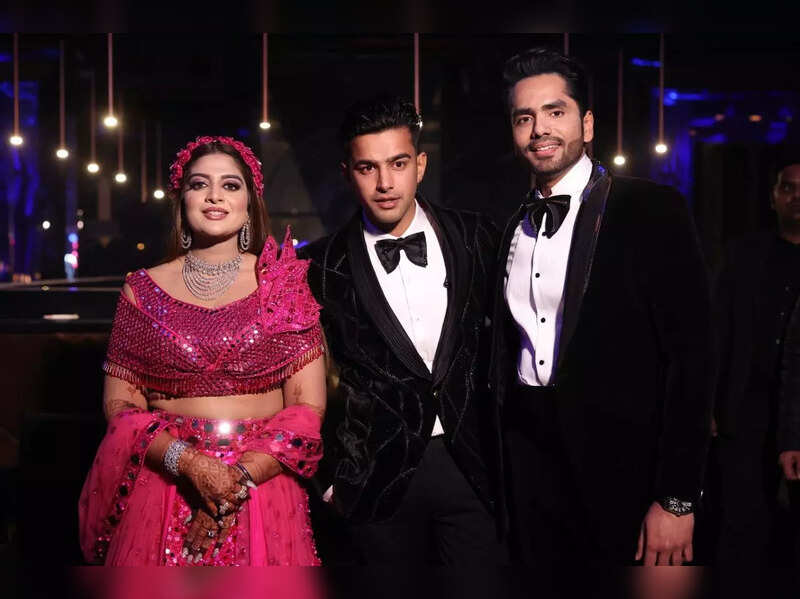 B Praak, Jass Manak, Raftaar spotted at Kajol Goyal's wedding - Times ...