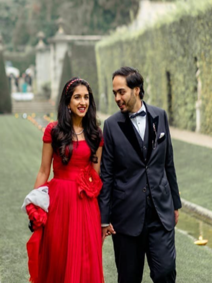 Radhika Merchant Anant Ambani Engagement Today, Gol Dhana ritual ...