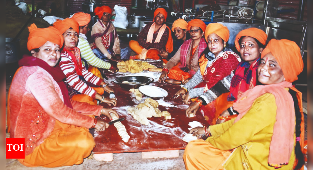 Community Kitchens Feed Lakhs Everyday | Prayagraj News - Times of India