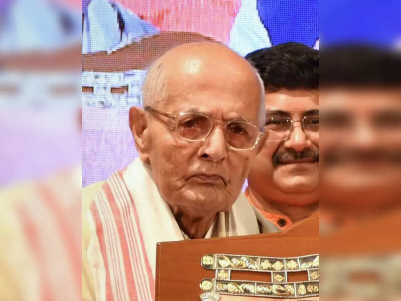 Jnanpith awardee Nilmani Phookan dies - Times of India