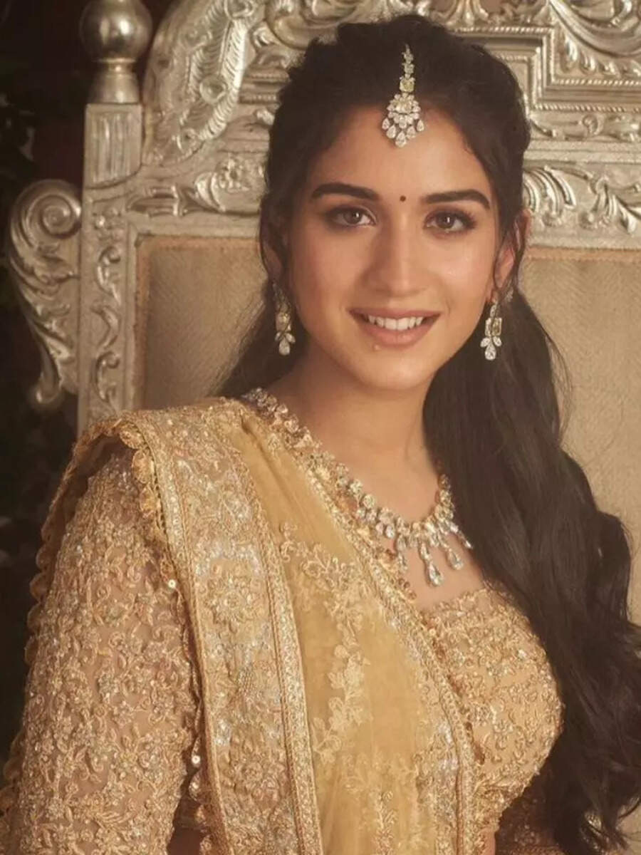 Ambani Bahu Radhika Merchant embodies dreamy golden ghagra for ...