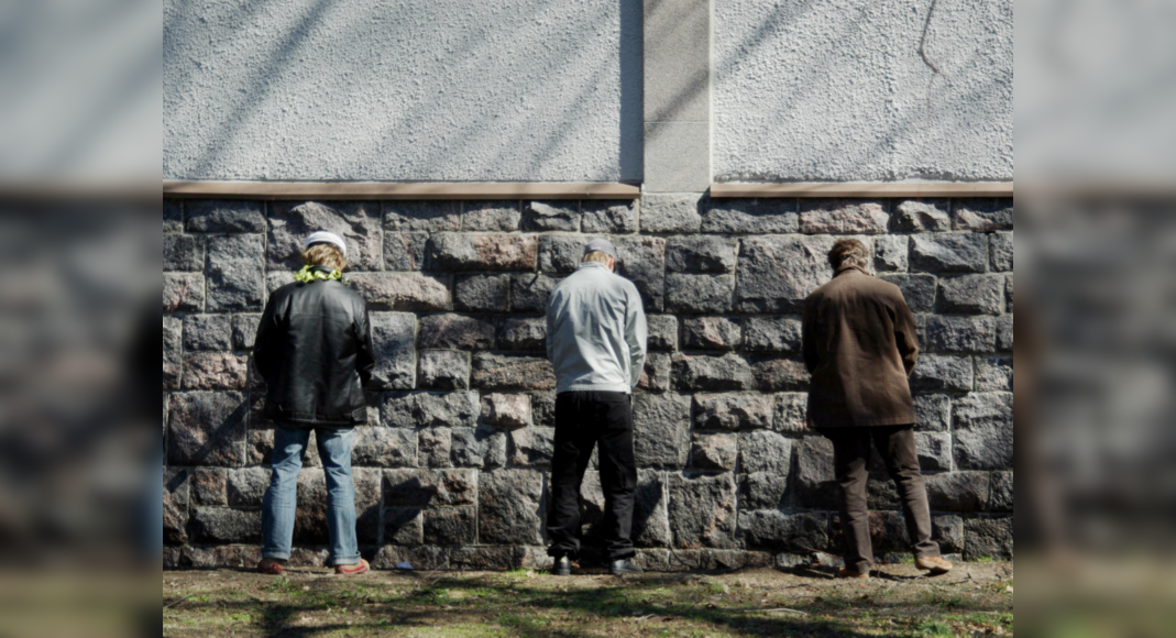 When in London, don’t pee in public as the walls will splash your urine ...