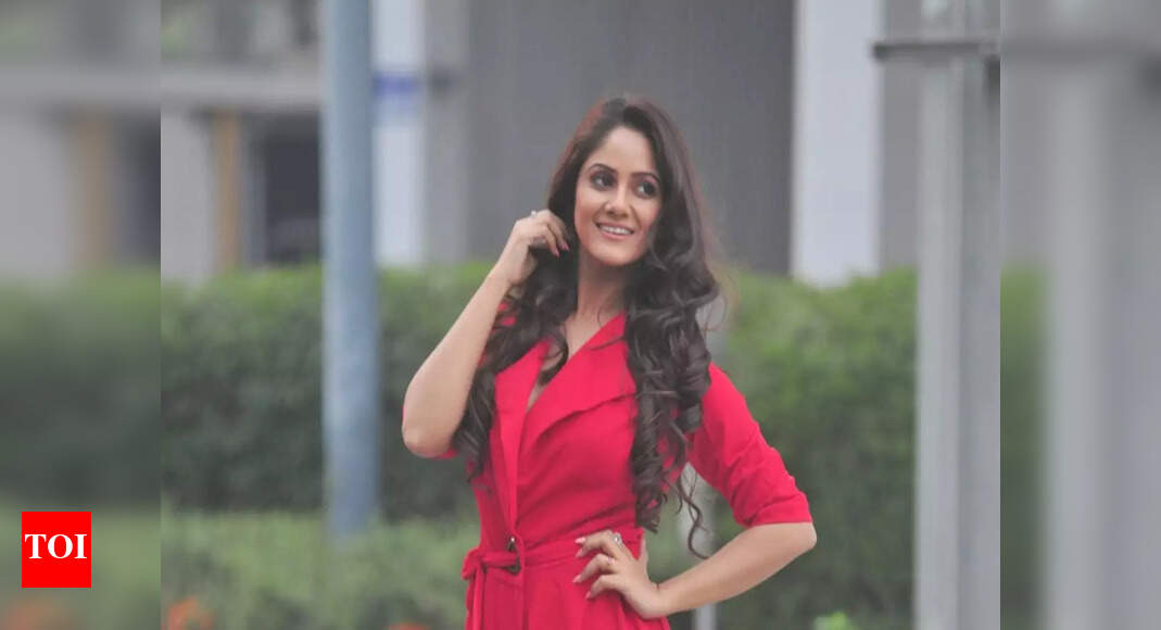 Actress Trina Saha Turns a year older - Times of India