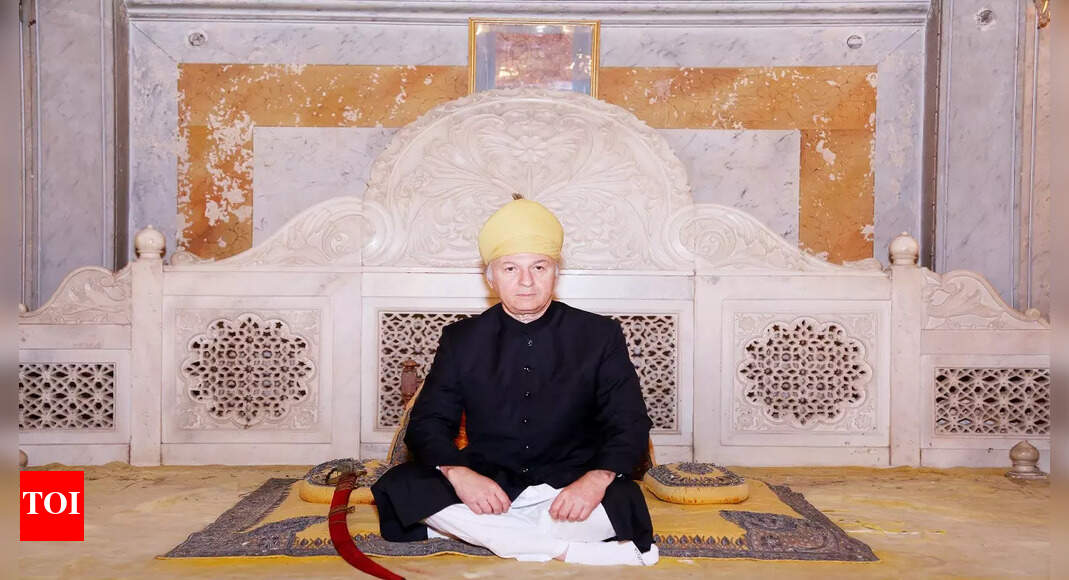 Azmat Ali Khan declared successor following his father Mukarram Jah's ...