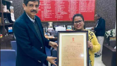 1977 air crash survivor former PM Morarji Desai's letter now at Jorhat ...