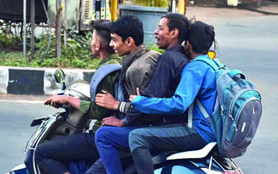 Cops Missing & Signals Broken, Traffic Chaos Rules Char Imli Sqr ...