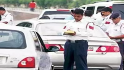 Undri Chowk: Nine traffic signals yet to be operational at Undri Chowk ...