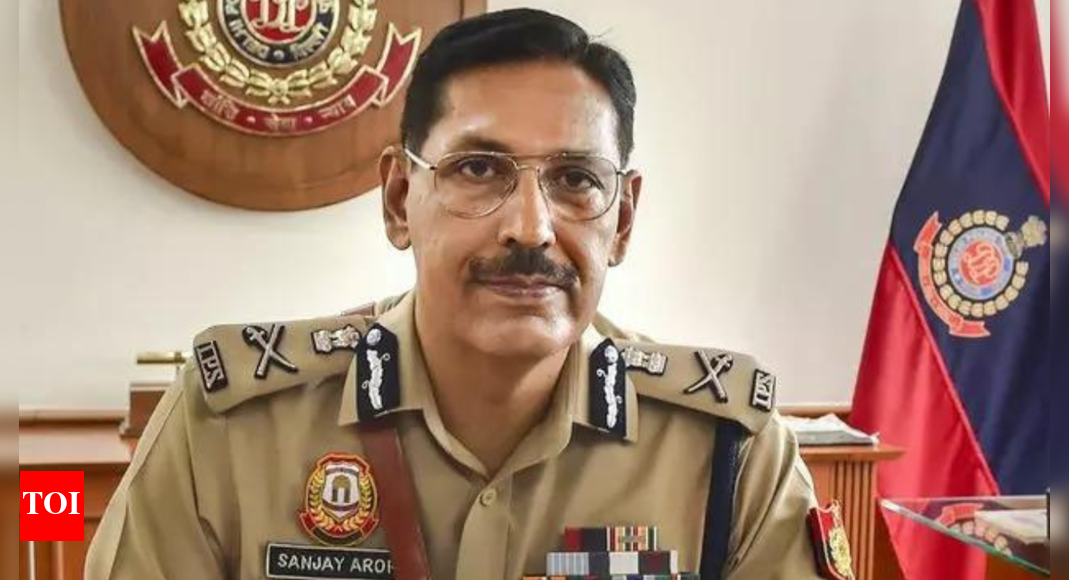Court seeks clarification from Delhi Police commissioner over non ...