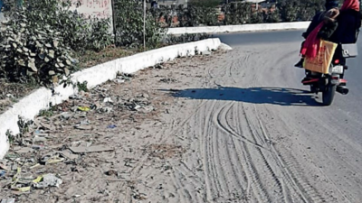 As this broken road kicks up dust, GNIDA says repairs next month ...
