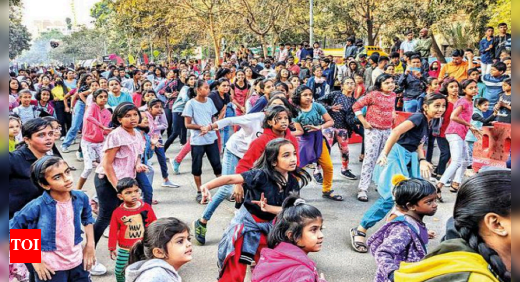 Last session in Maharashtra's Kothrud this season ends with a bang ...