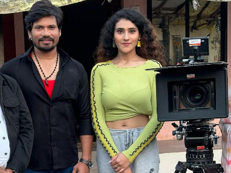 Pravesh Lal Yadav starts shooting for 'Toofaan' with the newbie Arshiya ...