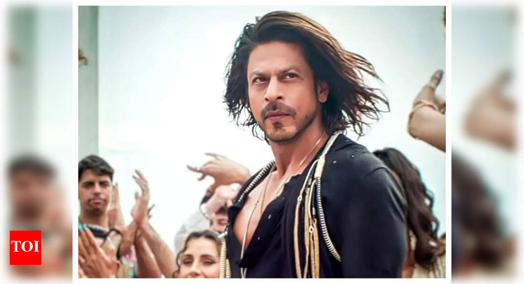 'Pathaan': Shah Rukh Khan, John Abraham and Deepika Padukone starrer collects a whopping Rs 30 ...