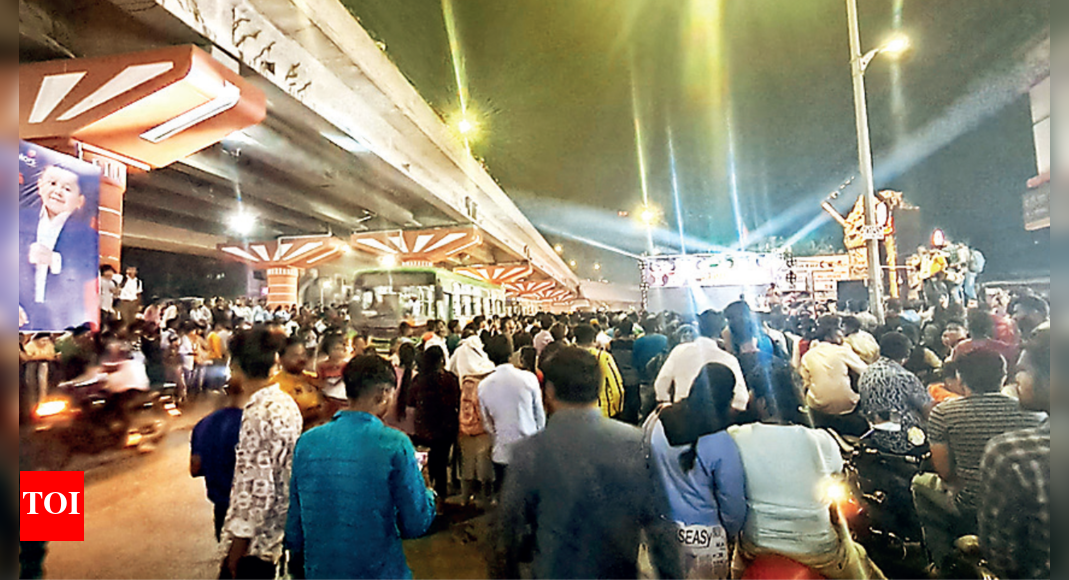 Eight booked after blocking Solapur highway for event | Pune News ...