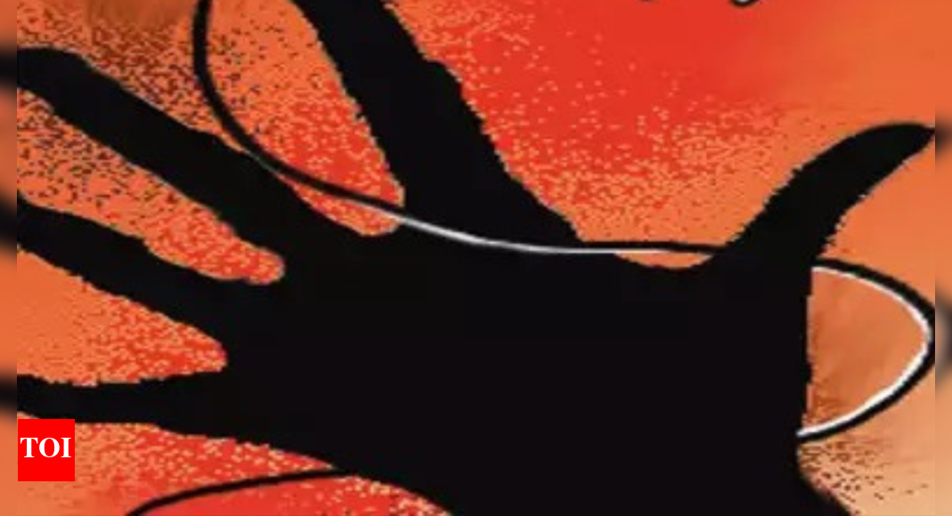 Bescom lineman electrocuted in Bengaluru | Bengaluru News - Times of India