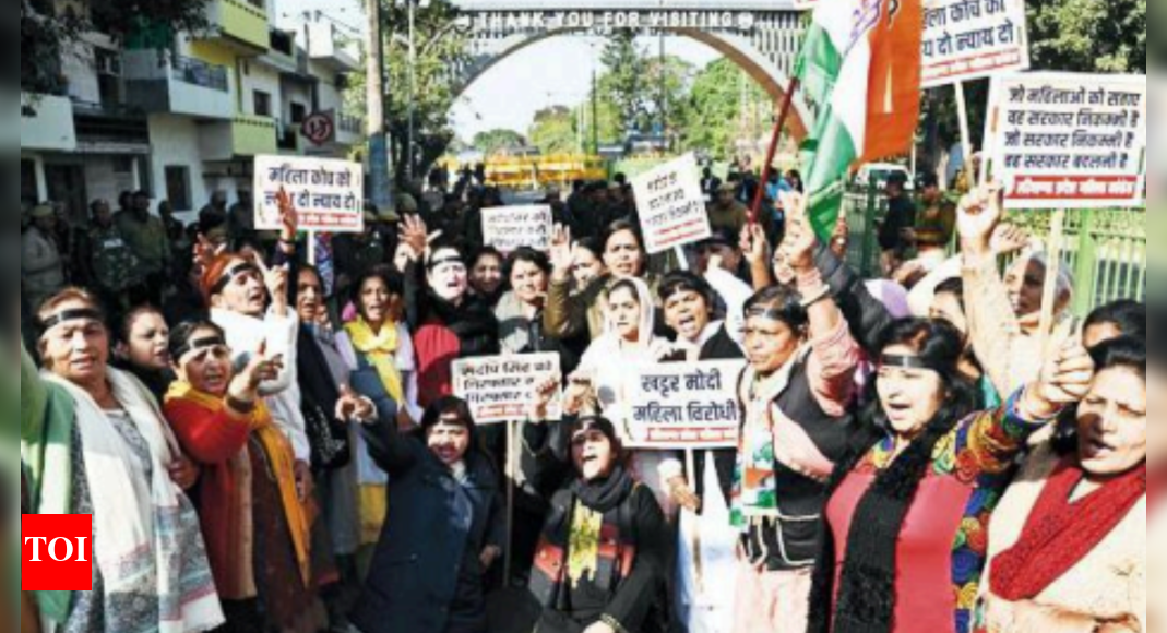 Panchkula: Cong Protest Against Ex-min Holds Up Traffic At Pkl-city ...