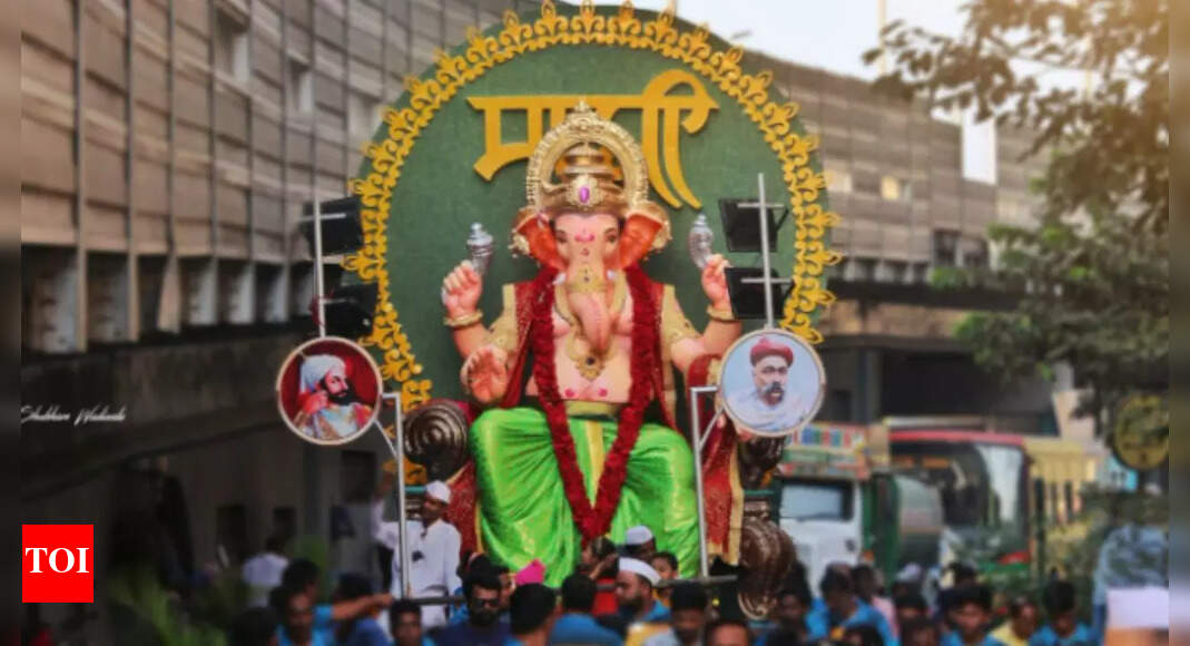 Large Ganesh idols in Saraswati, Krishna avatar installed for Maghi ...