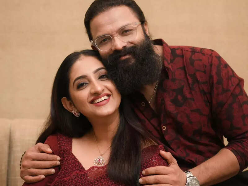 Jayasurya and his wife Saritha celebrate 19 years of togetherness ...