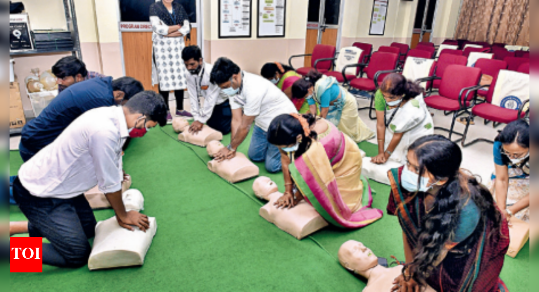 Cpr: Hundreds learn life-saving CPR at free workshop in Hyderabad ...