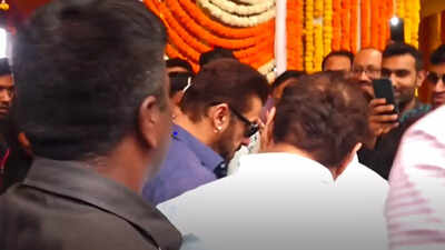Salman Khan spotted at Rrahul Narain Kanal's wedding - WATCH video ...