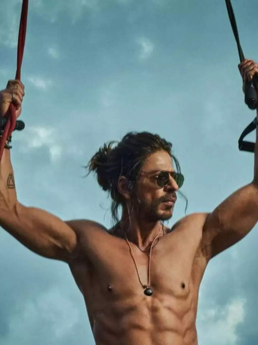 Pathaan Shah Rukh Khan ka swagat memes se | Times Now