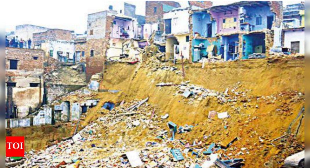 Minor girl killed, 2 injured as 6 houses collapse in Agra amid ...