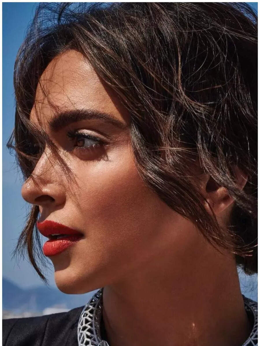 Ten sensual pictures of 'Pathaan' actress Deepika Padukone | Times of India