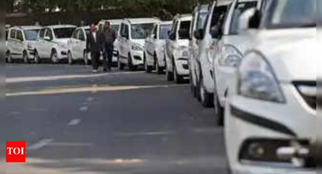 Auto, cab drivers insist on payment by cash for rides | Pune News ...