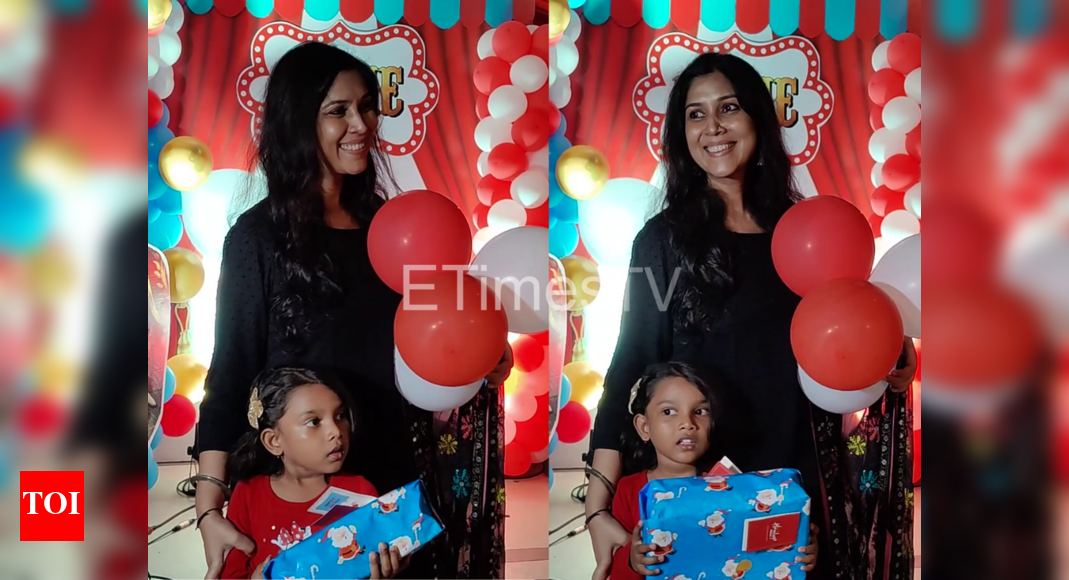 Sakshi Tanwar's daughter Dityaa makes her rare public appearance; watch ...