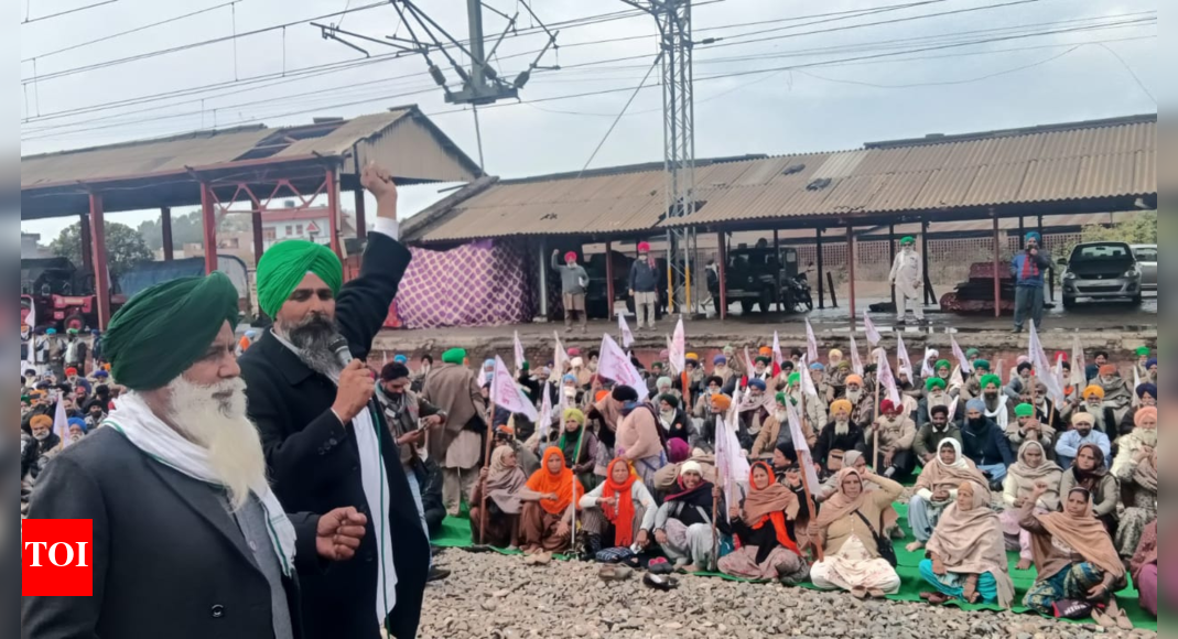 Batala rail blockade lifted, KMSC announces renewed protest in Punjab's ...