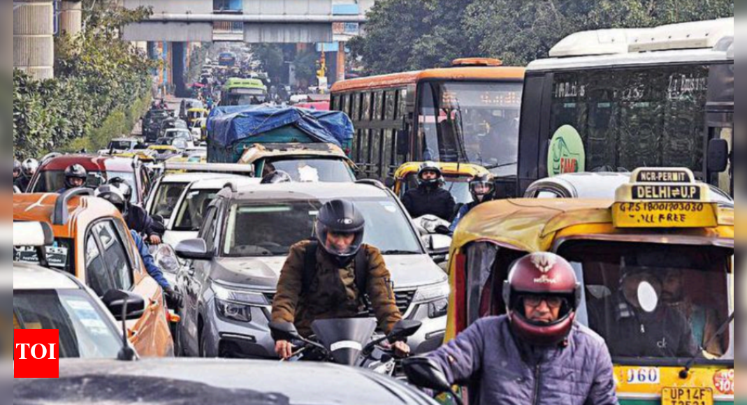 VIP movement hits traffic on central Delhi roads | Delhi News - Times ...