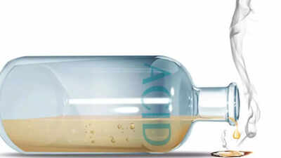 Now, woman throws acid on husband in Kanpur | Kanpur News - Times of India