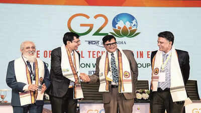 'Framework for new school system to be ready in 12-18 months' in ...