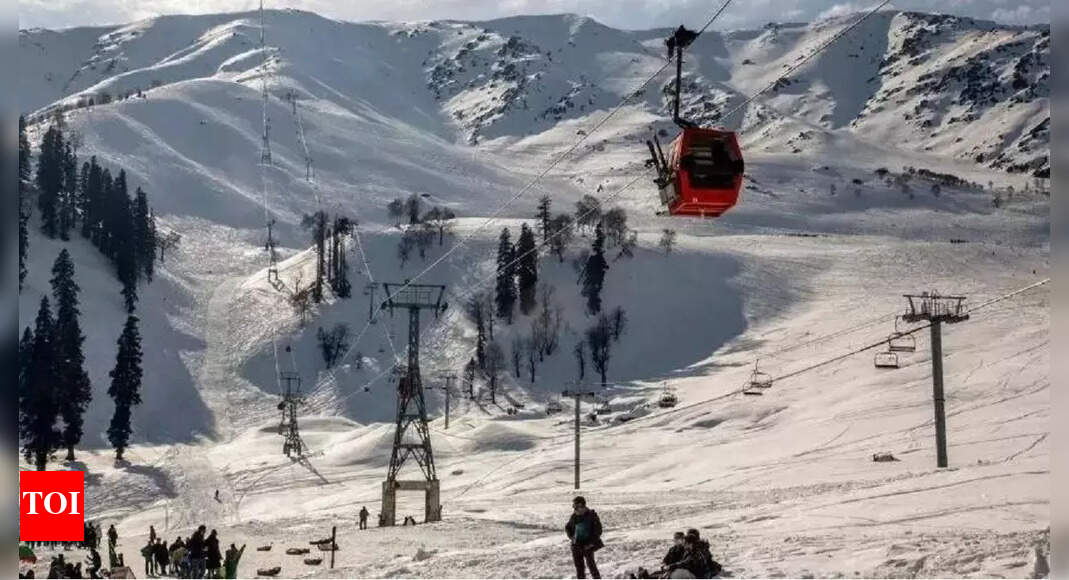 Gulmarg Avalanche: Massive avalanche hits Gulmarg ski resort in Kashmir; 2 die, many trapped ...
