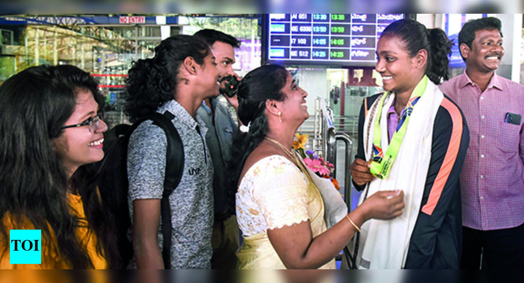 Enc: Shabnam Lauded By Enc Chief | Visakhapatnam News - Times of India