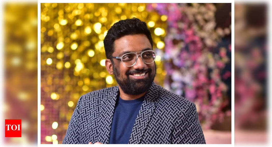 Gujarati Stand Up Comedy Has Come A Long Way Manan Desai Gujarati Movie News Times Of India