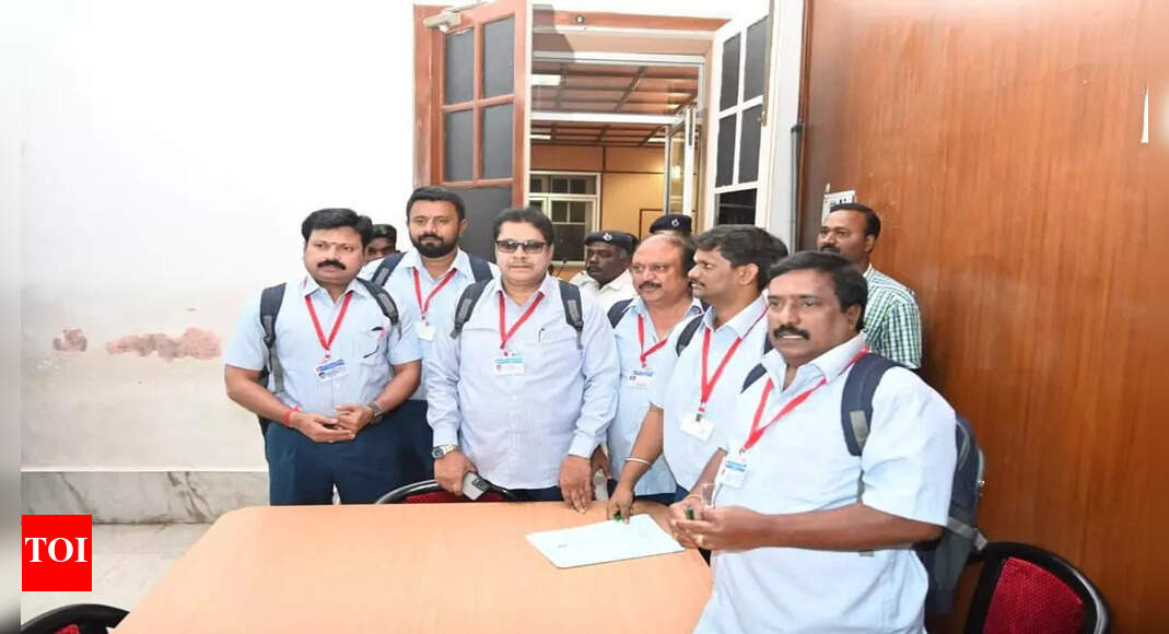 DMK MLAs attend Puducherry assembly session wearing school uniform ...