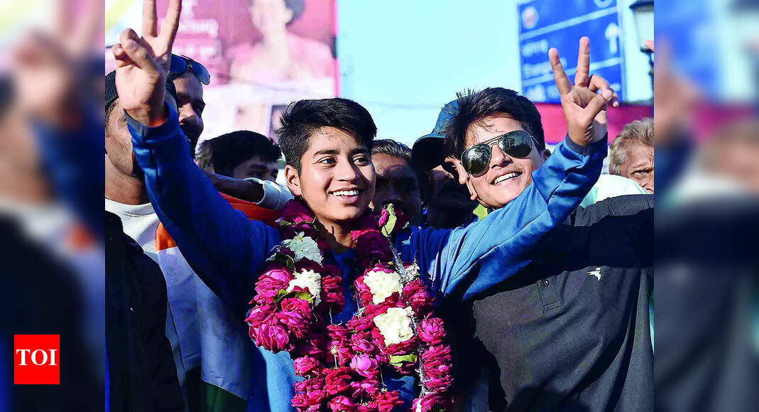 Prayagraj: U-19 champ Falak Naz’s resounding welcome in her hometown ...