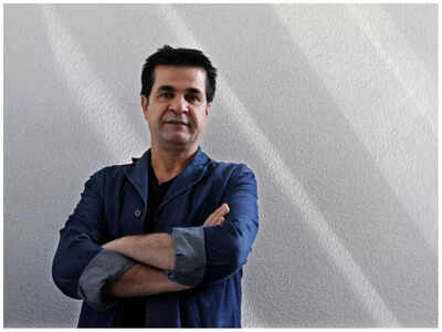 Iranian director Jafar Panahi released on bail from Tehran prison ...