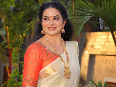 Sheelu Abraham captures a lovely moment she saw while in Mumbai, and it ...