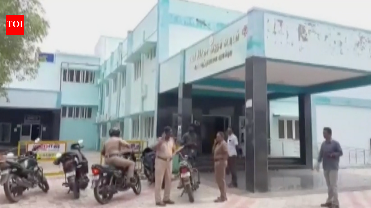 TN: DMK MLA inspects Paramakudi primary school as students fall ill ...