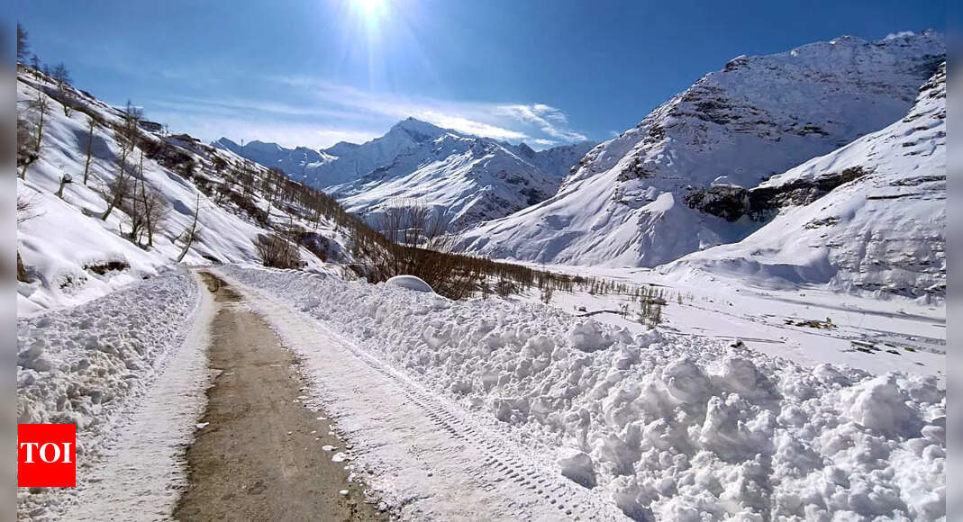 Avalanche kills two labourers of Border Roads Organisation in Lahaul in ...
