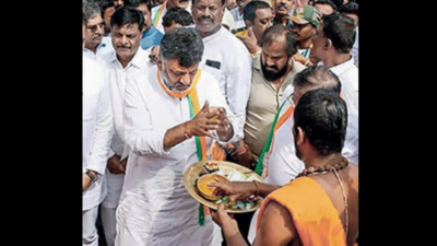 Cbi: In Karnataka, DK Shivakumar summoned by ED; daughter gets CBI notice | Mysuru News - Times ...