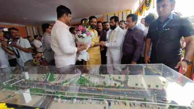 Maharashtra CM Eknath Shinde inaugurates final phase of Kopri bridge in ...