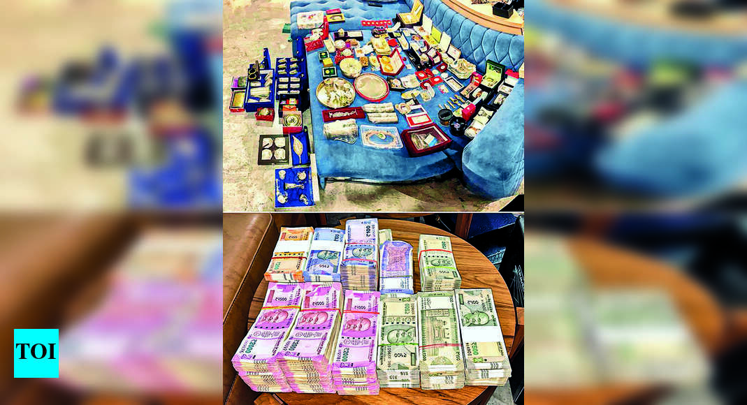 Cbi: 42 Lakh In Cash Seized From Cgst Official In Gandhidham | Ahmedabad News - Times of India