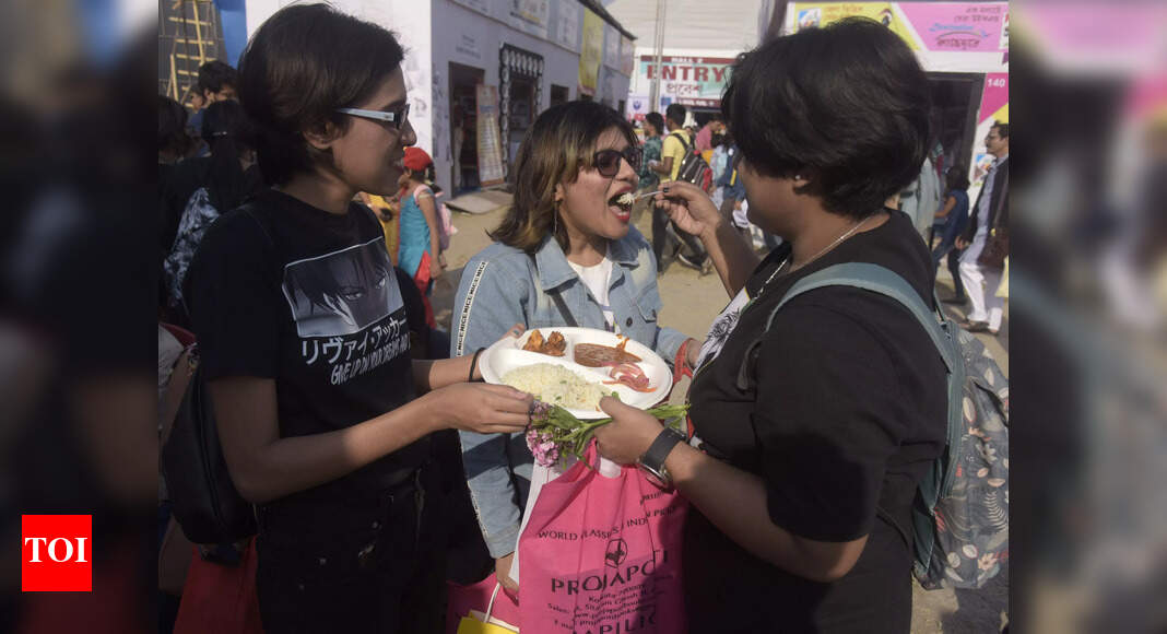 Innovative paans, Luchi alurdom and momos; Here are the top foodie ...